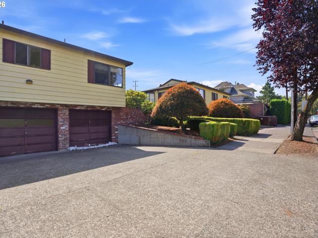2350 SE 42nd ST