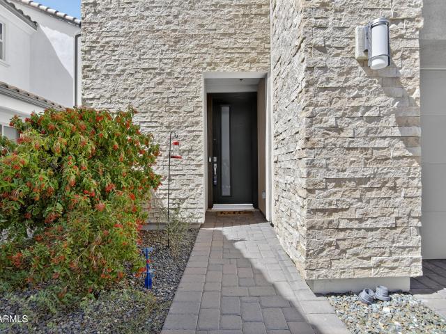 2350 w gloria lane