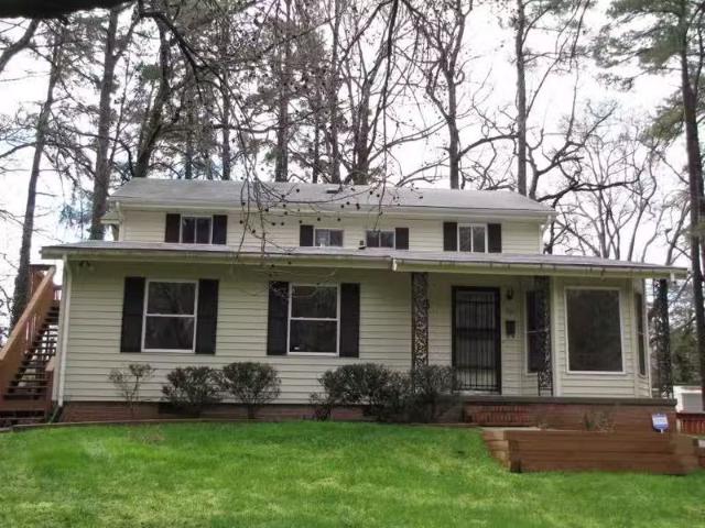23512942 307 W Delafield Ave