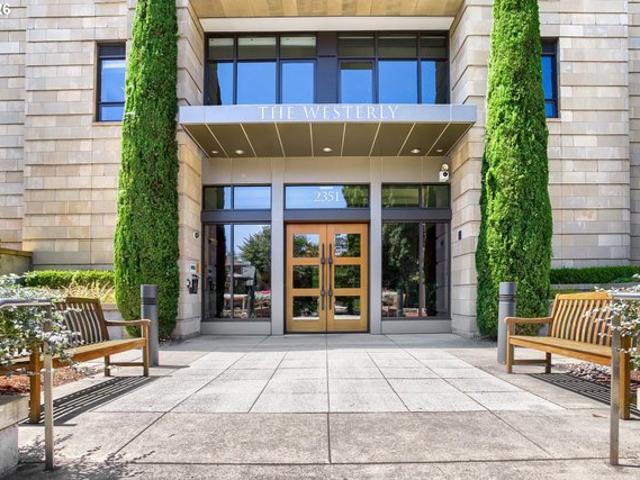 2351 NW Westover Rd Unit 202, Portland, OR 97210