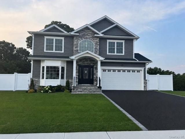 2351 Amherst St, East Meadow, NY 11554