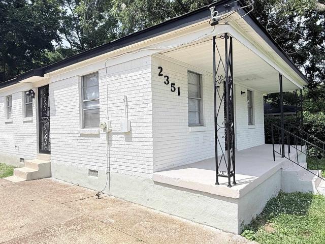 2351 e cable st