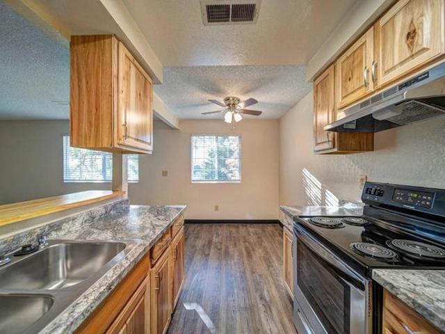 2351 Victor Ave, Redding, CA 96002