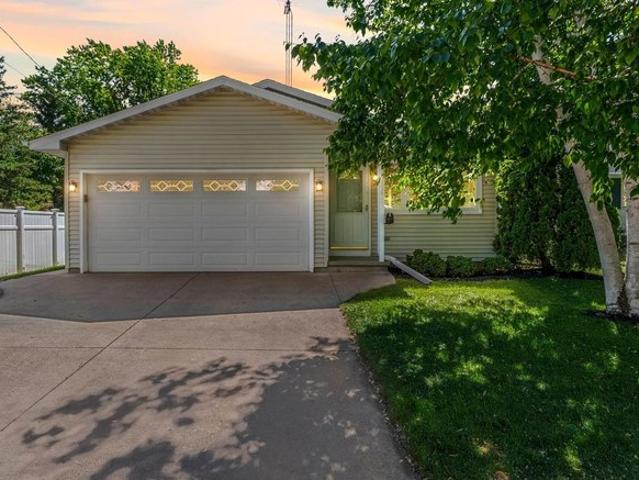 2352 MT Vernon St, Oshkosh, WI 54901