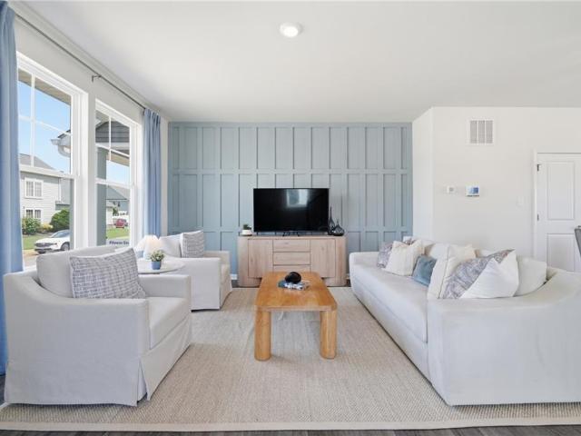 2352 Somerset WAY