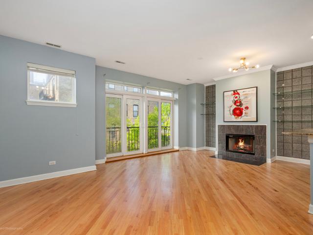 2352 W Bloomingdale Avenue # 3W