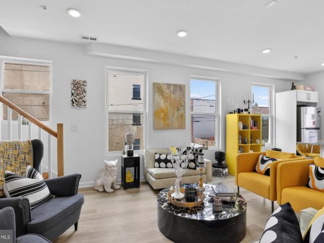 2352 W Thompson St, Unit 2F, Philadelphia, PA 19121 | MLS #PAPH2604 | Compass
