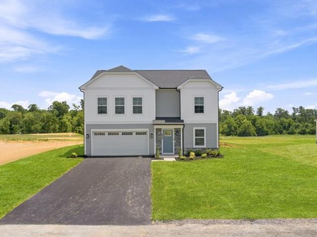 2352 Wind River Dr, Chambersburg, PA 17202