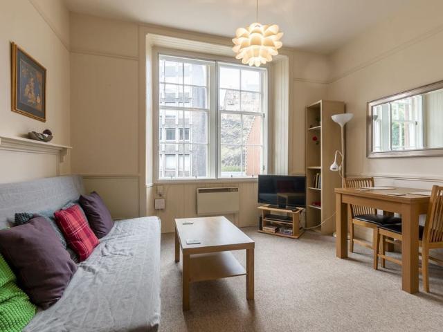 2352L Cordiners Land, West Port, Edinburgh, EH1 2LF