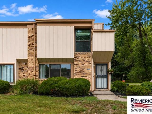 23532 Lahser Rd, Southfield, MI 48033