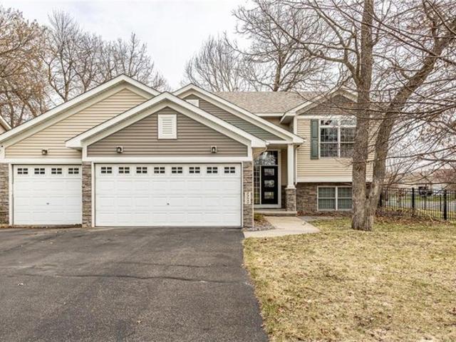 23537 Eidelweiss St NW, Saint Francis, MN 55070