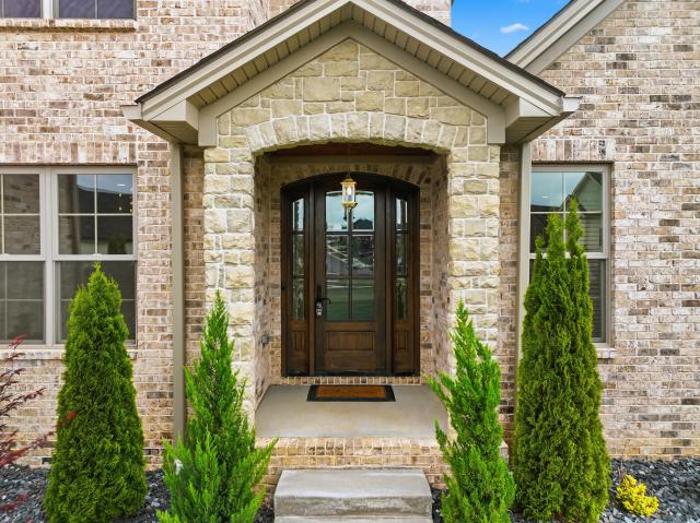 2353 Cosimo Way