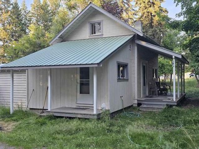 2353 Roosevelt Rd, Moyie Springs, ID 83845