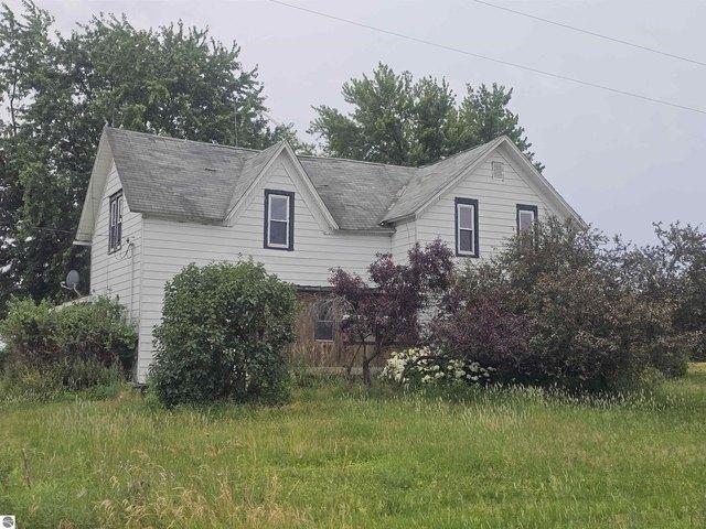 2353 W Rosebush Rd, Weidman, MI 48893