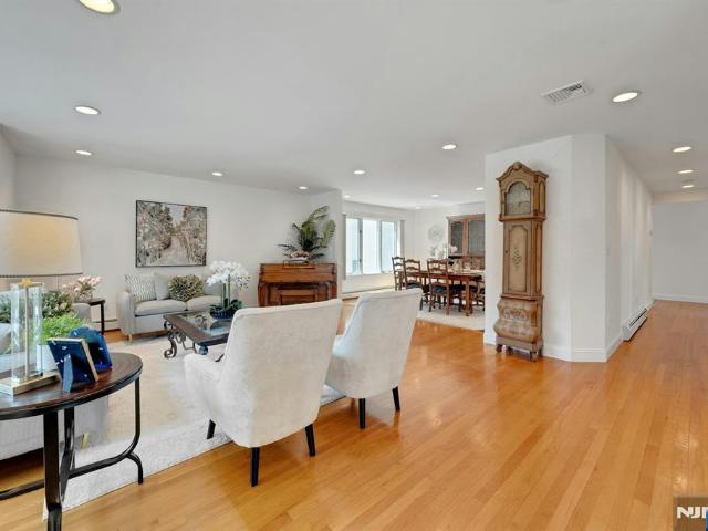 235 10th Street