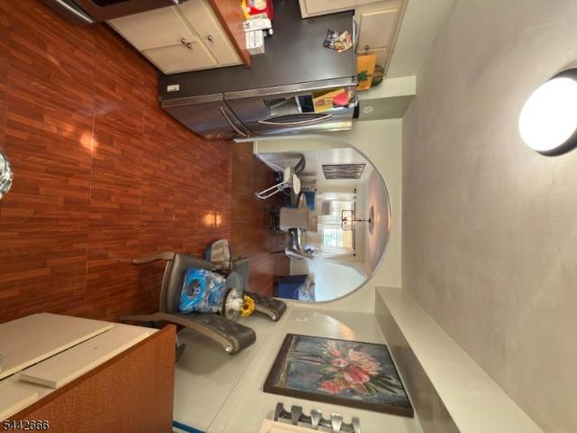 235 4Th Ave