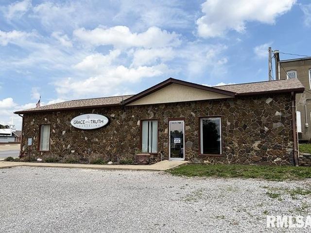 235 Chestnut St, Louisville, IL 62858