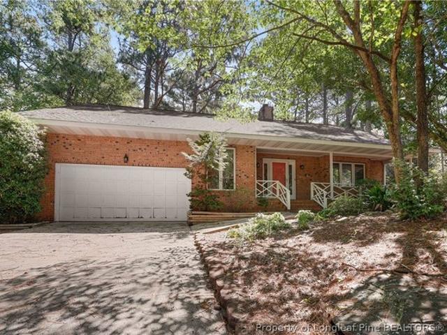 235 Clearfield Ln, Southern Pines, NC 28387