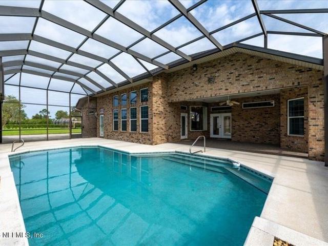 235 Crystal Cove Dr, Palatka, FL 32177