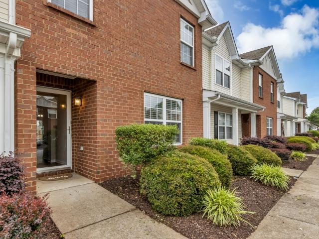 235 Arapaho Dr
