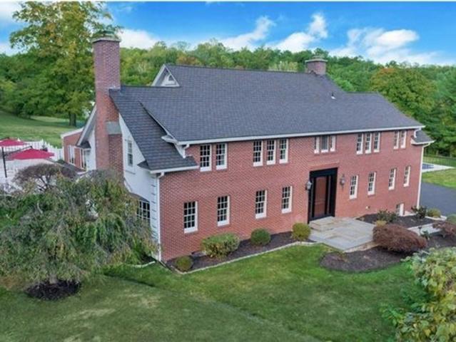 235 Bear Ridge Rd, Pleasantville, NY 10570