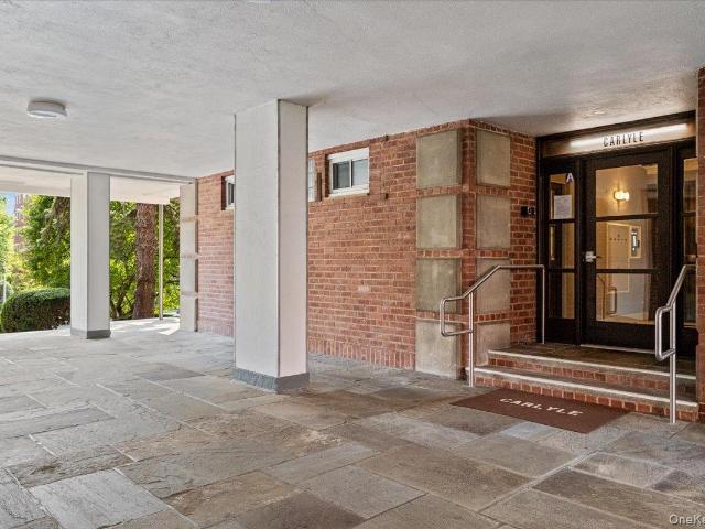 235 Garth Road C4E