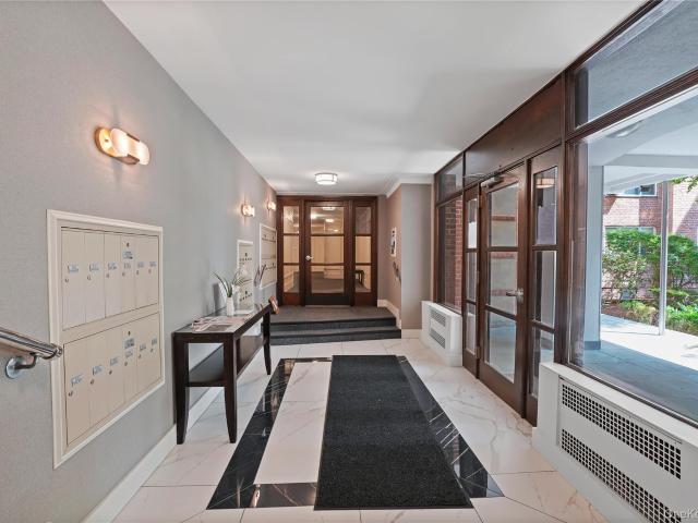 235 Garth Road E1G