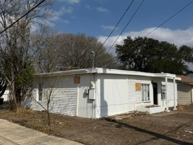 235 Gillette Blvd