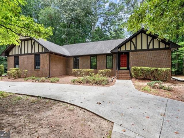 235 Devilla Ct, Fayetteville, GA 30214