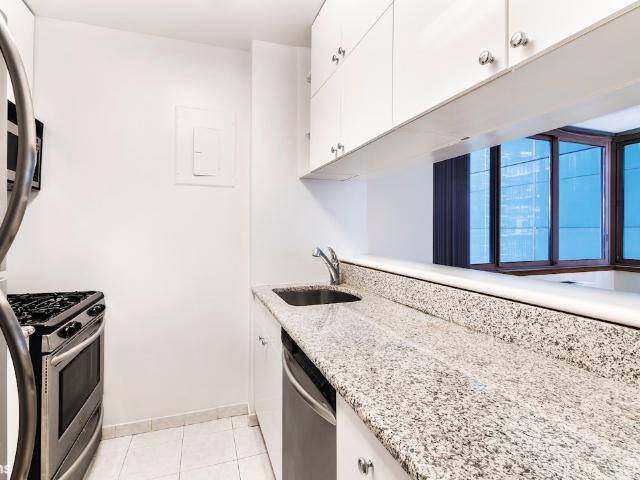 235 E 40TH Street 24D