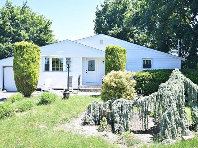 235 E 1st St, Deer Park, NY 11729