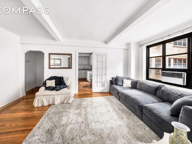235 E 22nd Street 12T