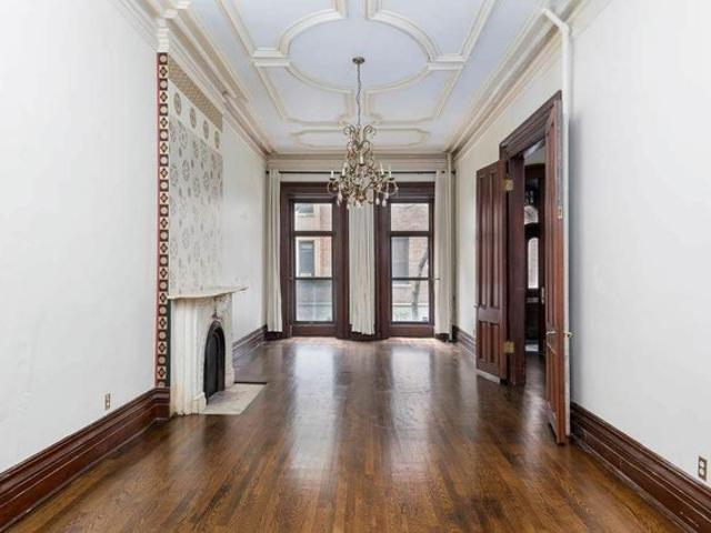 235 E 31st St, New York City, NY 10016
