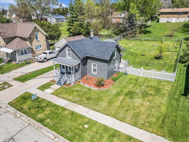 235 E Woolcock St