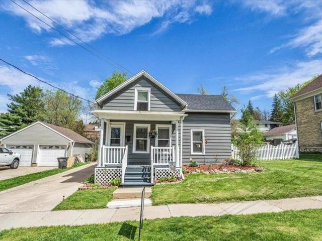 235 E Woolcock St, Jefferson, WI 53549