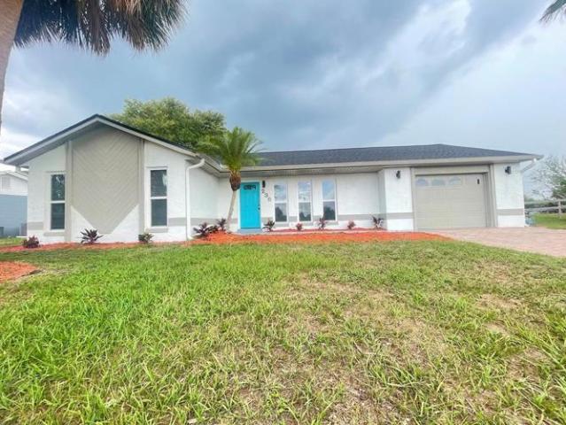 235 E Cedarwood Cir, Kissimmee, FL 34743