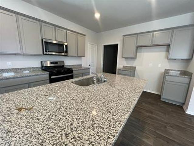 235 Frogmore Loop