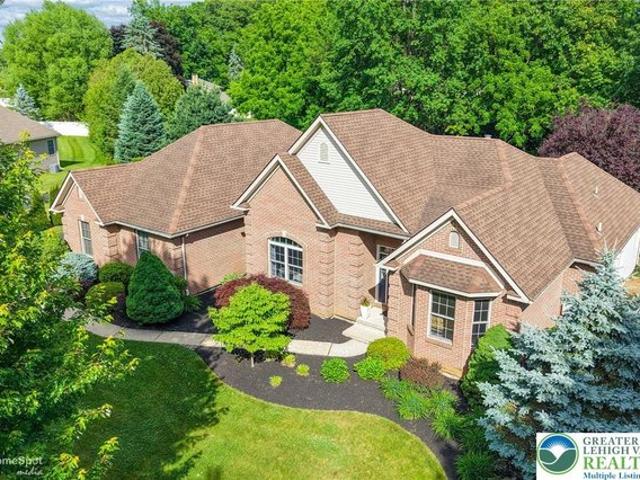 235 Hopewell Dr, Upper Macungie Township, PA 18104