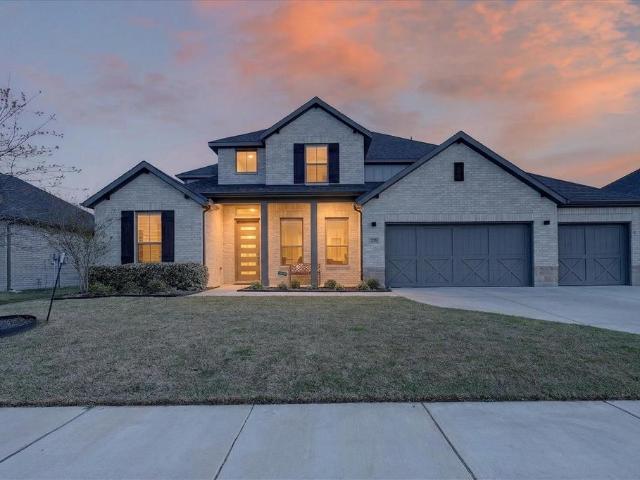 235 Half Moon Dr, Waxahachie, TX 75165 | MLS #21220