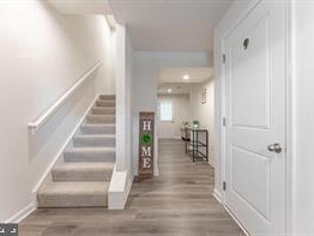 235 Hamilton Lane