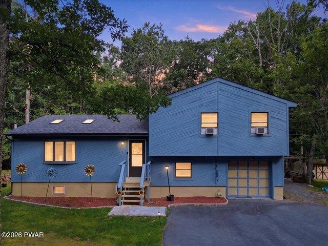 235 Oak Hill Rd, Hawley, PA 18428