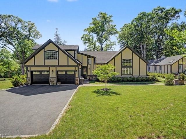 235 Old Chester Rd, Chester Township, NJ 07930