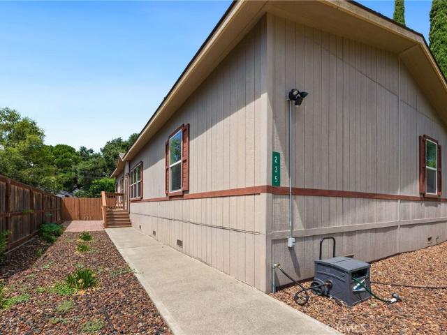 235 Los Robles Avenue