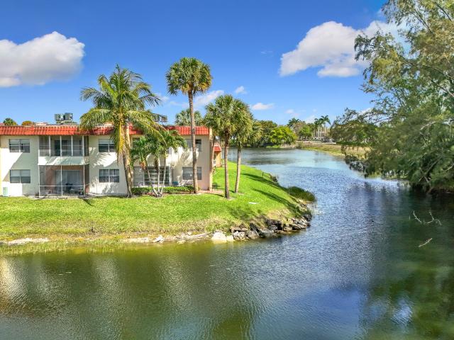 235 Lake Dora Dr, Unit 235, West Palm Beach, FL 33411 | MLS #B26012