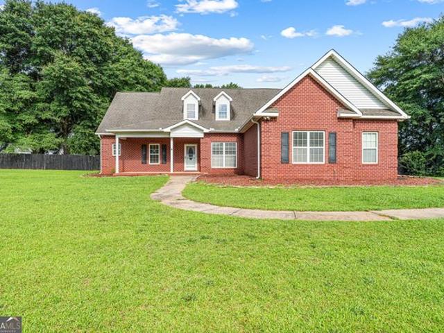 235 Lake Lillian Dr, Perry, GA 31069