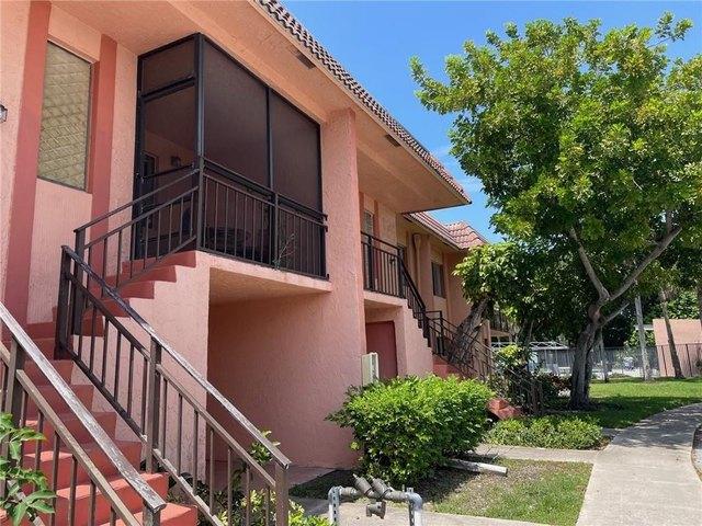 235 Lakeview Dr Apt 102, Weston, FL 33326
