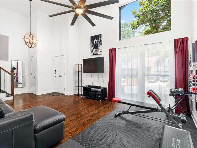 235 Leeward Lane