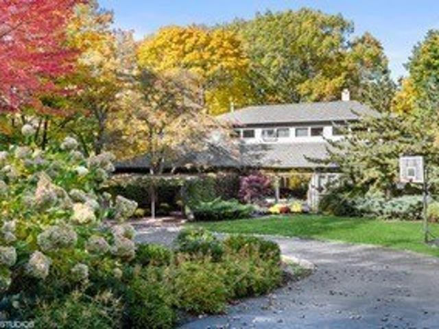 235 Moraine Rd, Highland Park, IL 60035
