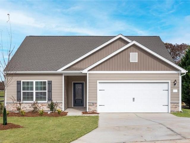 235 Macintosh Dr, King, NC 27021