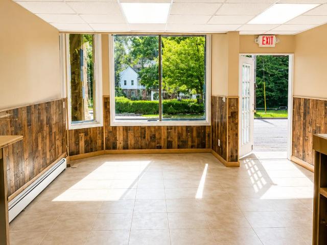 235 Main Street 2R